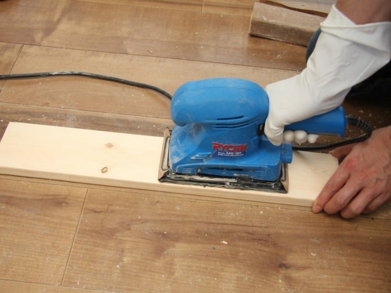Cómo barnizar la madera, paso a paso con imágenes – PintoMiCasa