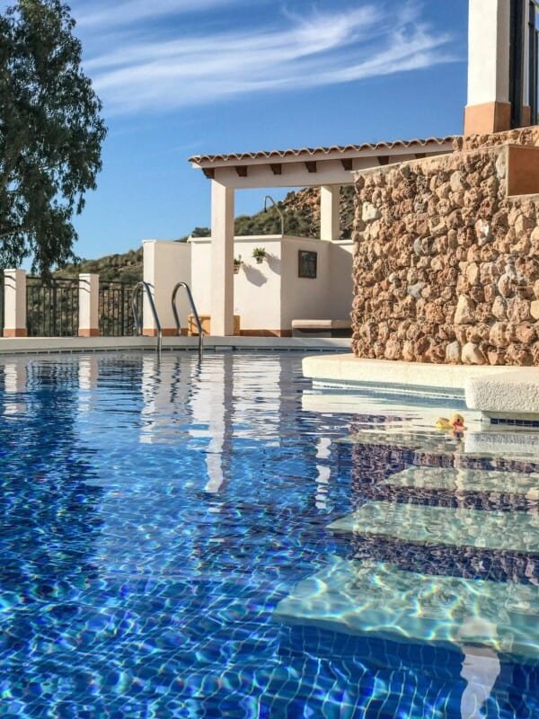 Cuál es el mejor color para tu piscina – PintoMiCasa