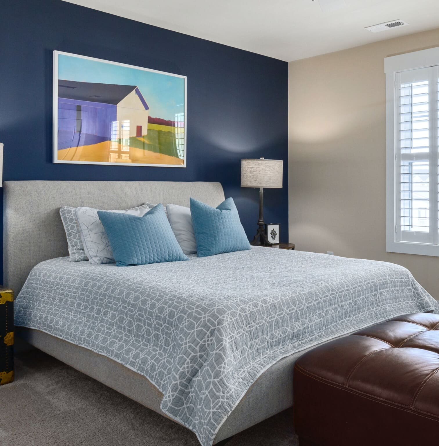 Colores que combinan con azul en interiores y pintura de pared ...